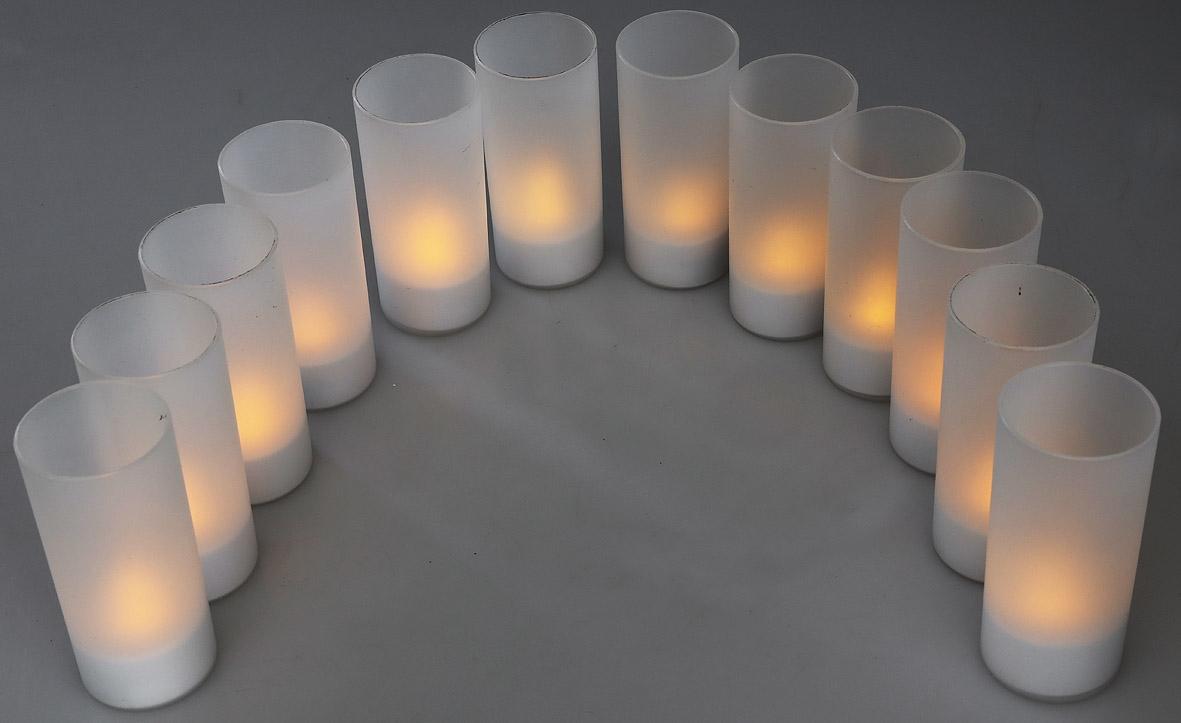 E44-Ensemble de 12 bougies à leds rechargeables à 24,90 € (Bougies à LEDs)
